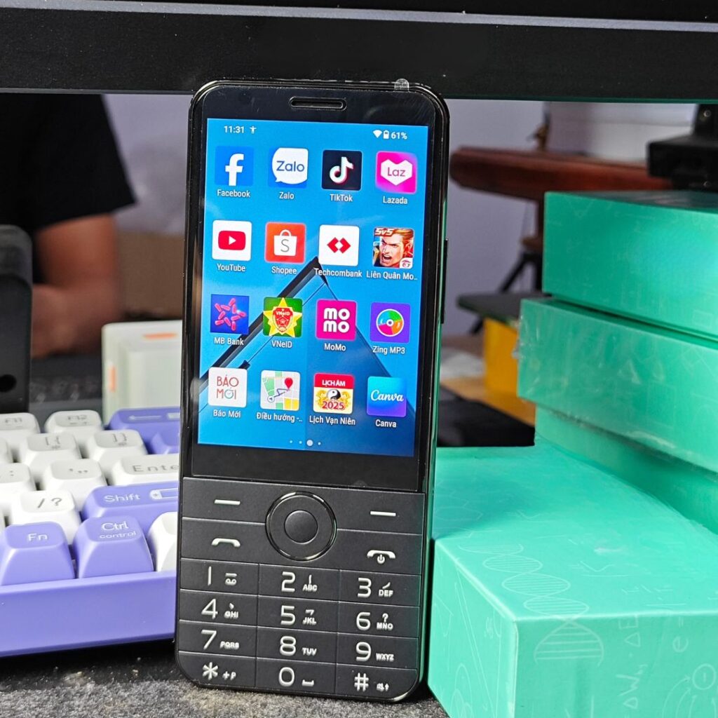 R17 Plus 2 Sim - QinVN